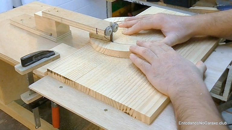 How to Make a Wooden Lamp with Hangers! – Grand Goldman